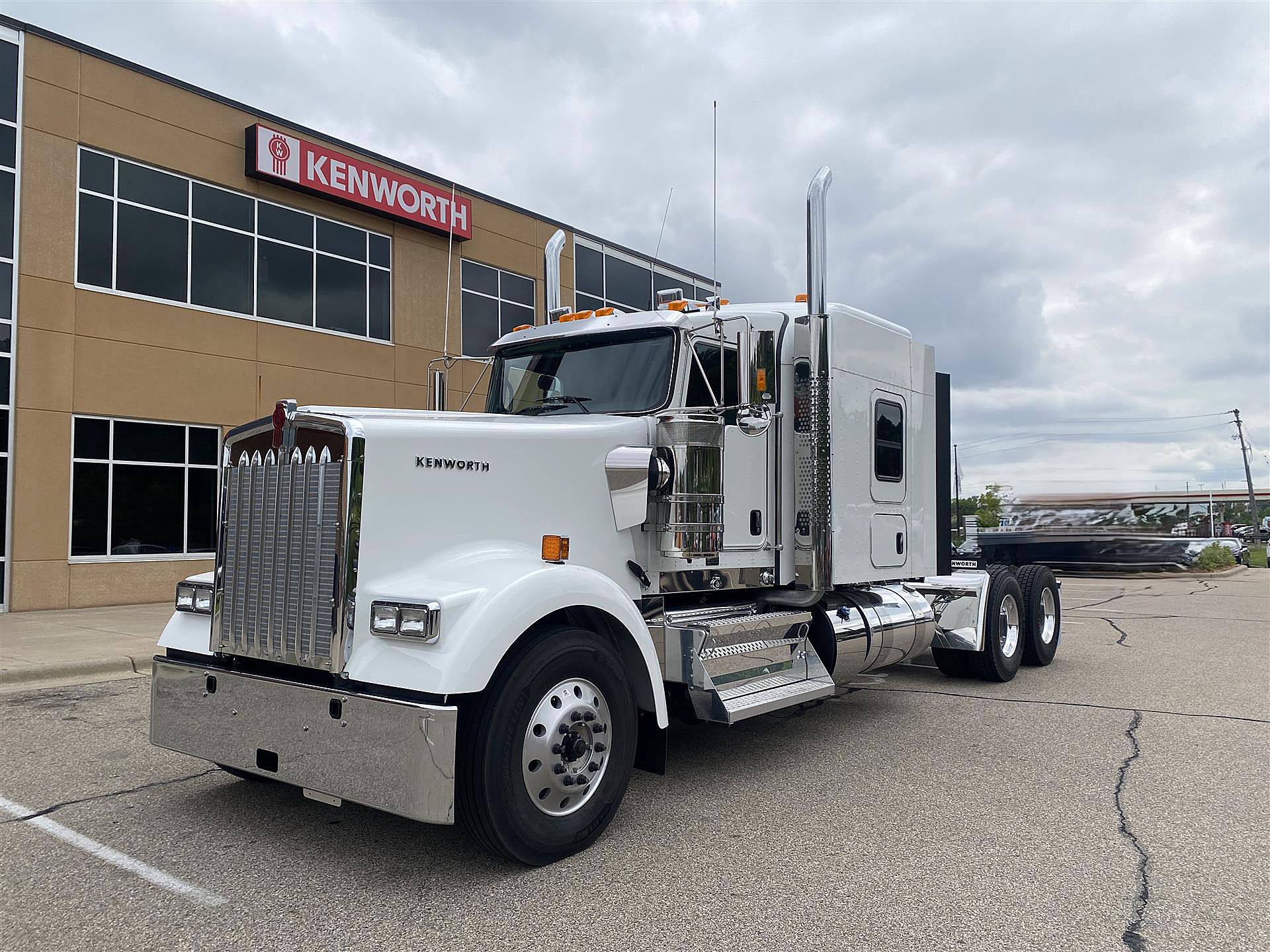 2025 Kenworth W900L For Sale | 72" Sleeper | #SR166158