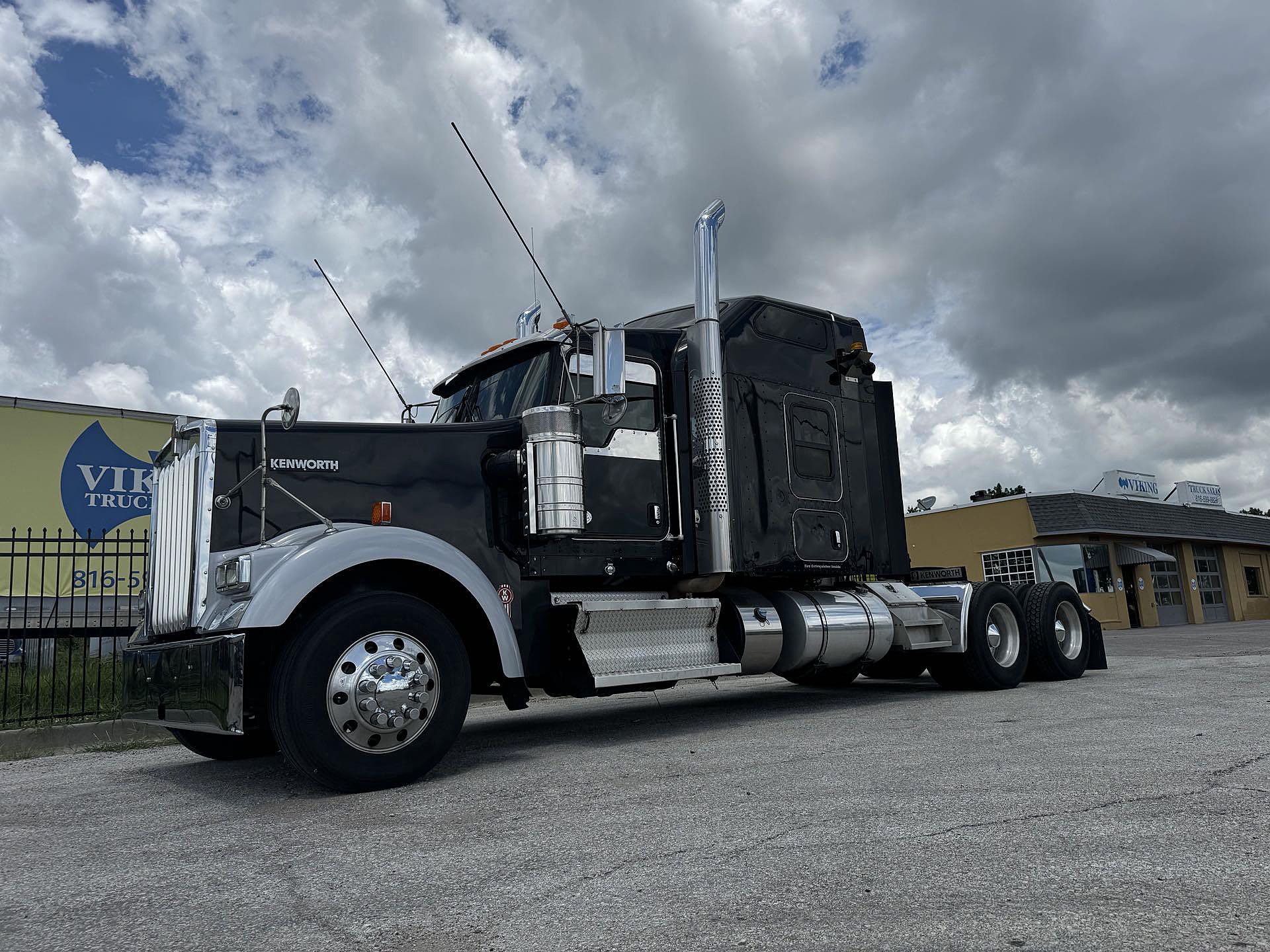 2019 Kenworth W9 Series For Sale | 72" Sleeper | #1488
