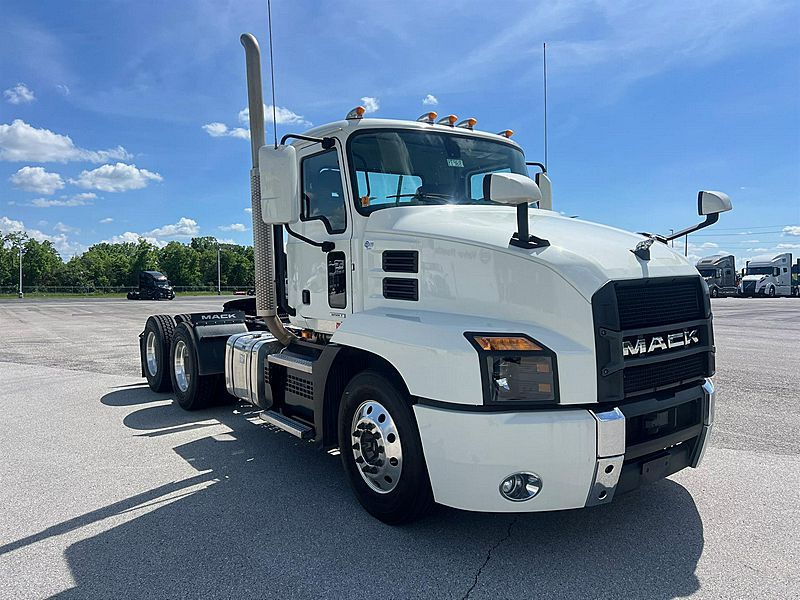 2019 Mack Anthem AN64T M742 For Sale | Daycab Sleeper | # 10MU003392