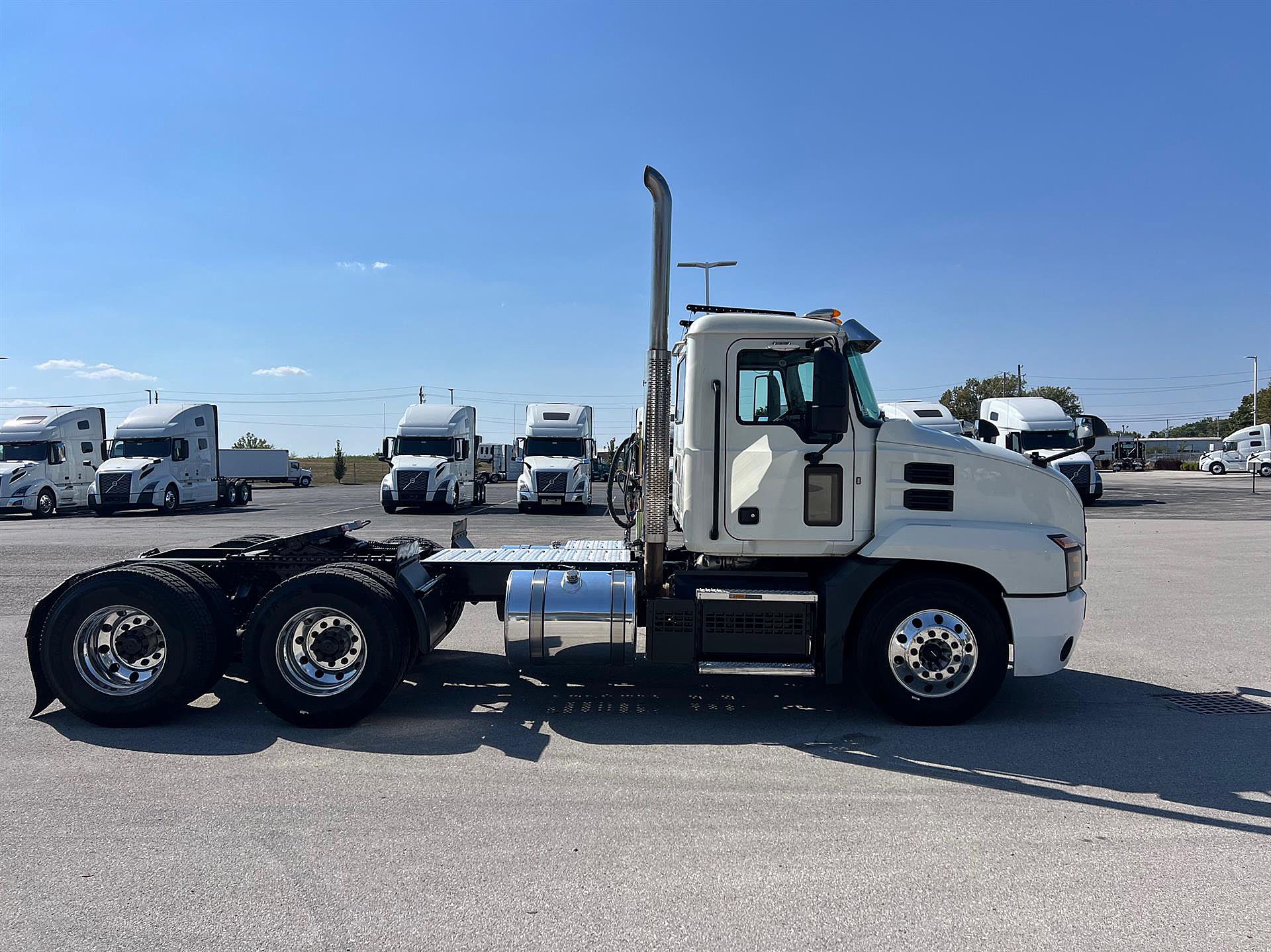 2020 Mack Anthem AN64T M742 For Sale | Daycab Sleeper | # 5656