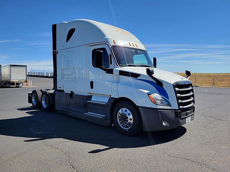 2020 Freightliner Cascadia 126 For Sale | 72" Sleeper | #266753
