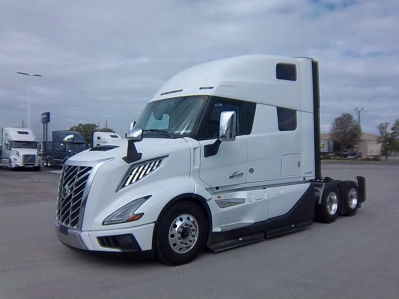 2025 Volvo VNL 860 For Sale | 77" Sleeper | #V664243