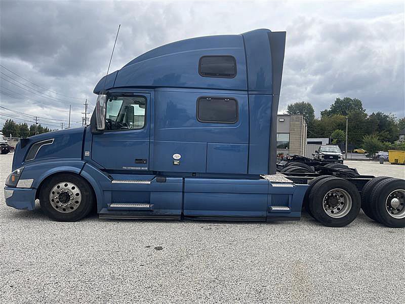 2018 Volvo VNL 780 For Sale | 77" Sleeper | #266808