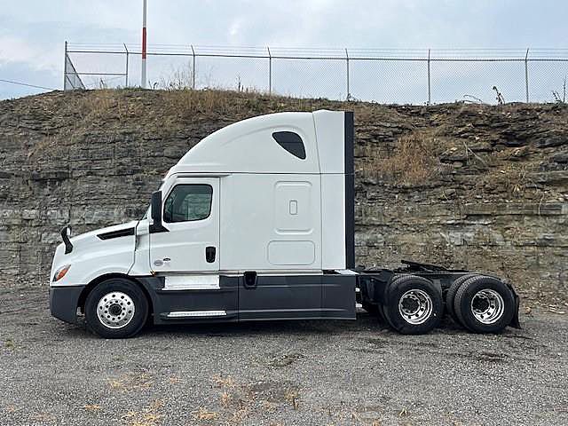 2021 Freightliner Cascadia 126 For Sale | 72" Sleeper | #266821