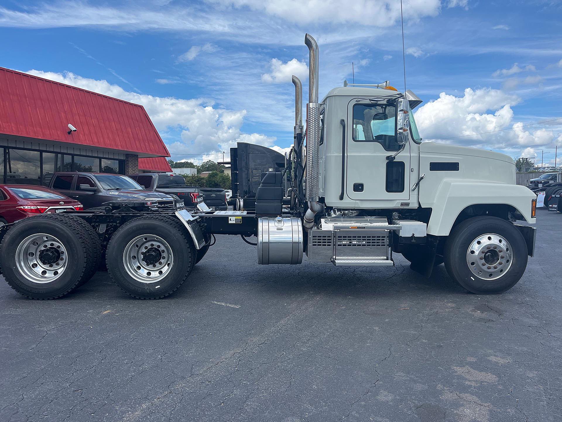 2021 Mack Pinnacle PI64T For Sale | Day Cab | # 5528