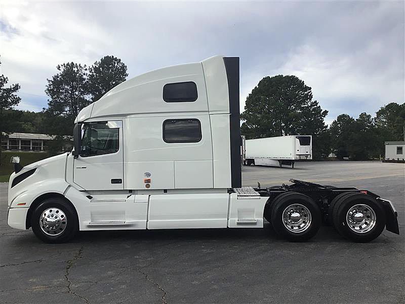 2020 Volvo VNL 860 For Sale | 77" Sleeper | #266910