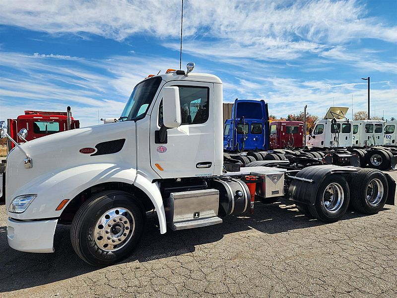 2017 Peterbilt 579 For Sale | Day Cab | #10*324