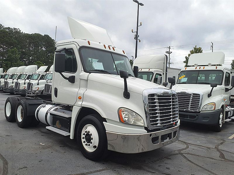 1997 Freightliner FL-70 For Sale | Day Cab | #744685