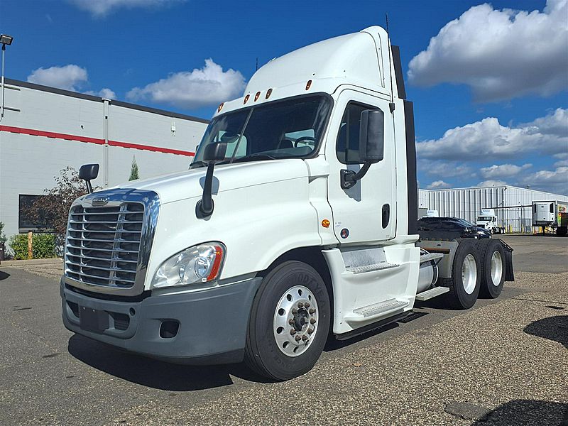 2015 Freightliner CASCADIA 125 For Sale | Day Cab | #564085