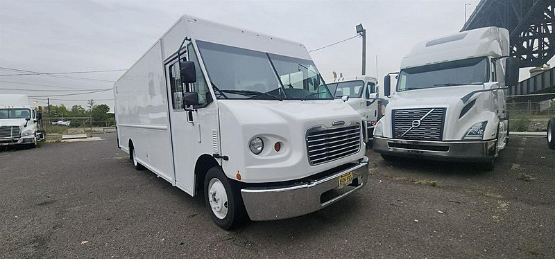 2016 Freightliner MT45 For Sale | 20' Box | #646515