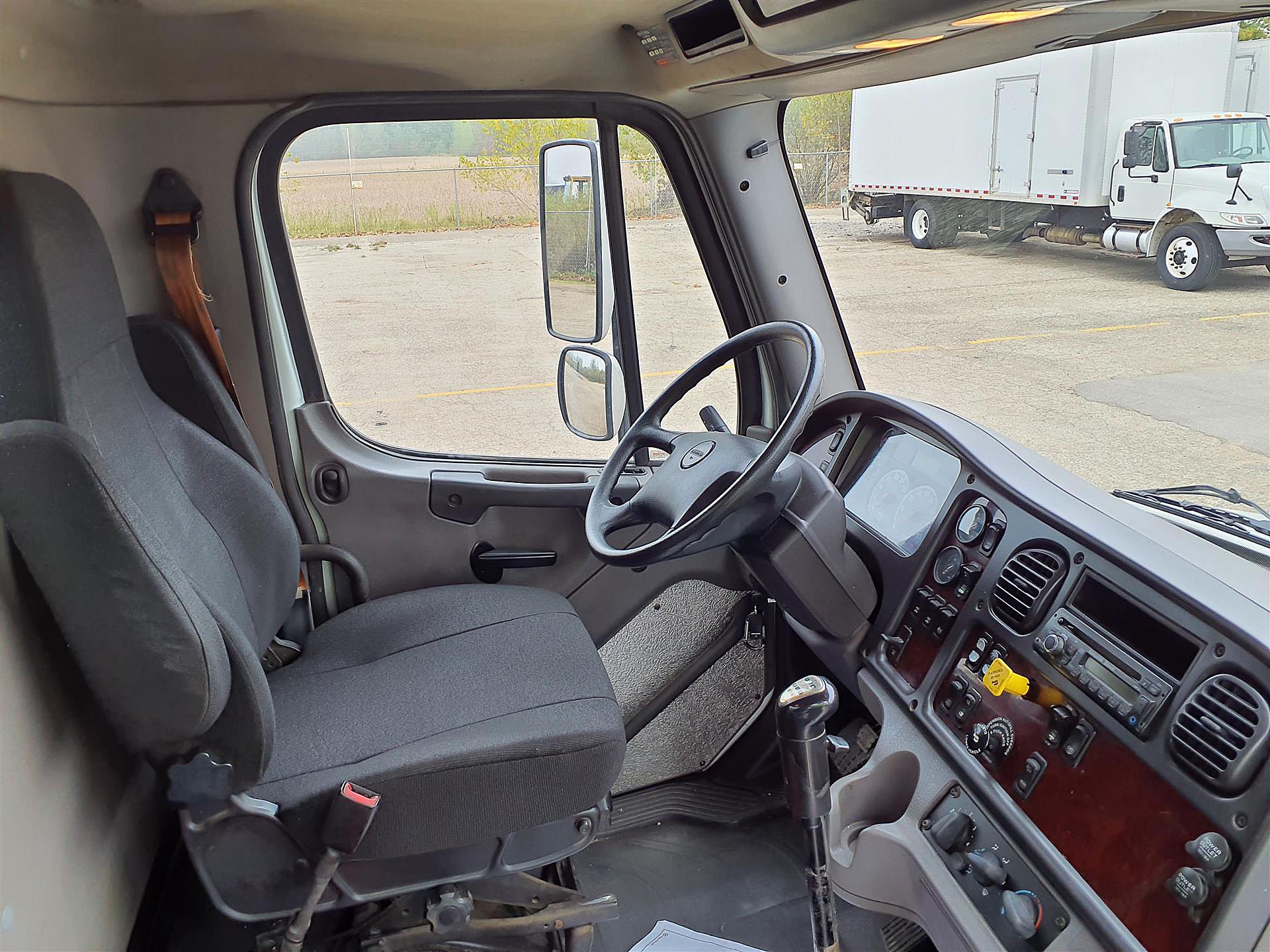 2017 Freightliner M2 106 For Sale | Day Cab | #678388
