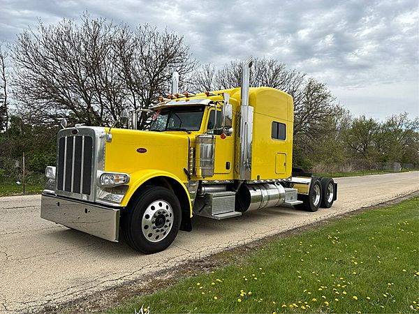 JX Truck Center | Rockford, IL