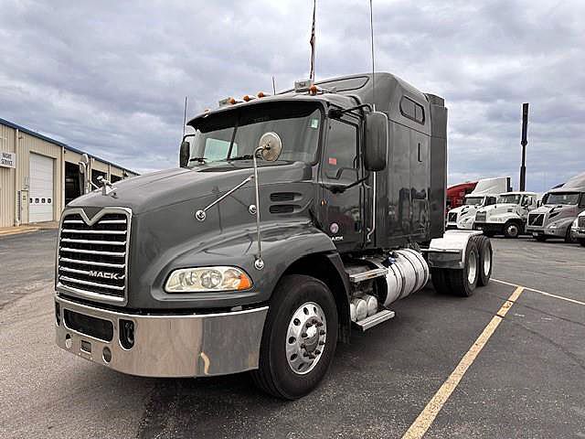 2014 Mack Pinnacle CXU613 For Sale | 62" Sleeper | # 01MU040830