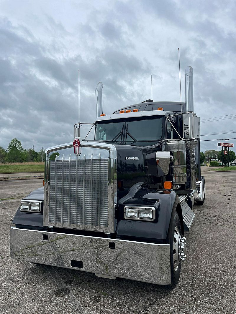 2025 Kenworth W900L For Sale | 86" Sleeper | #0570193