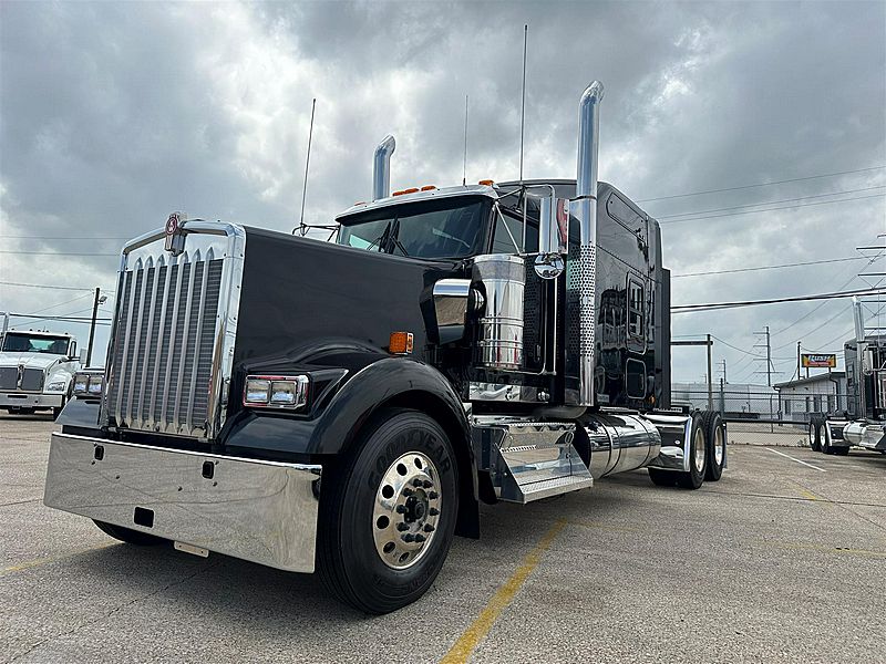 2025 Kenworth W900L For Sale | 86" Sleeper | #0570549