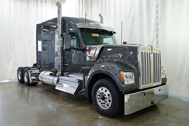 2025 Kenworth W990 For Sale | 76" Sleeper | #0577660