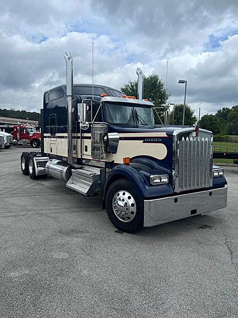 2025 Kenworth W900L For Sale | 86" Sleeper | #0578620