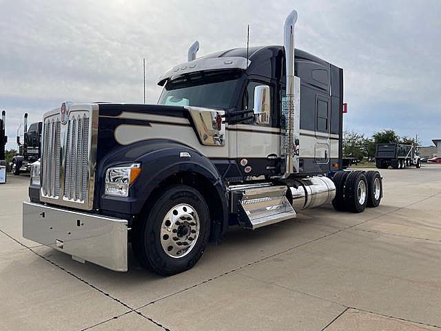 2025 Kenworth W990 For Sale | 76" Sleeper | #0580074