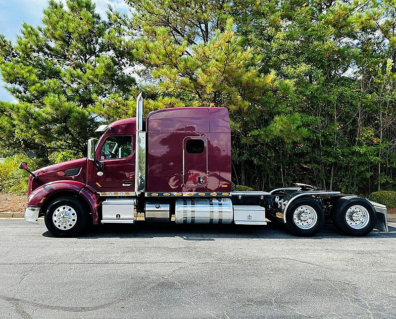 2016 Peterbilt 579 For Sale | 80" Sleeper | #0584856