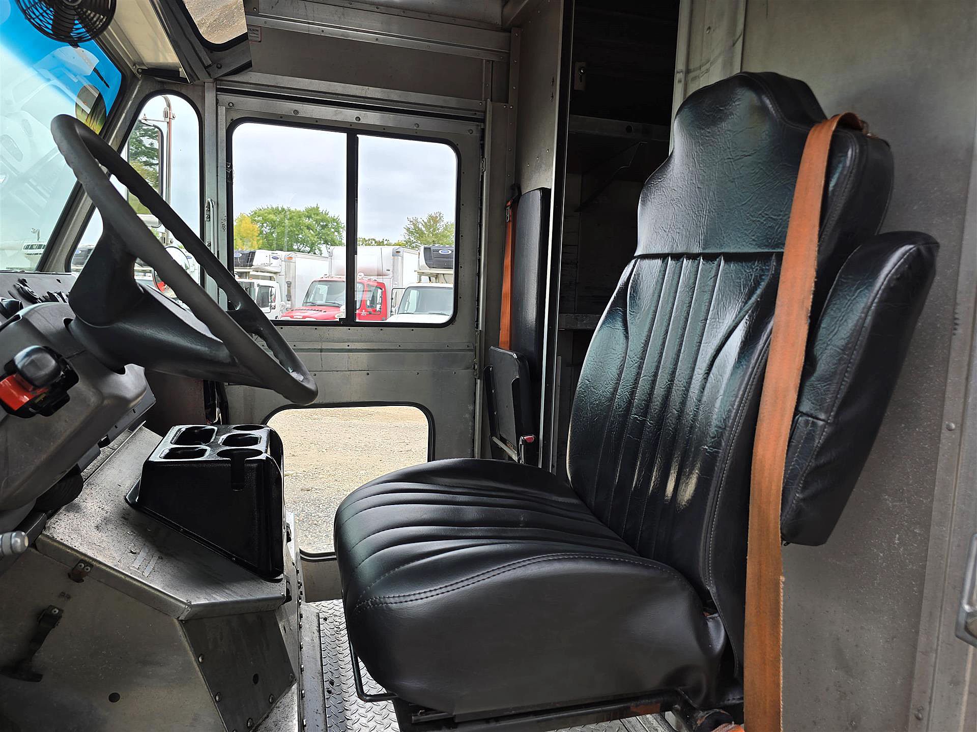 2014 Freightliner MT55 For Sale | Day Cab | #518303