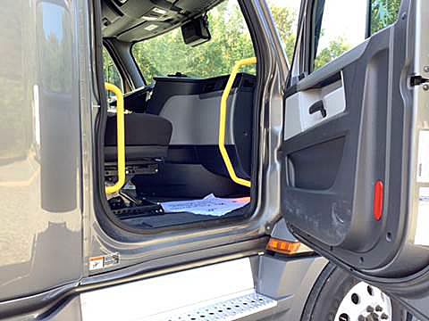 2022 Freightliner Cascadia For Sale | 72" Sleeper | #73837