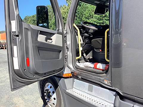 2022 Freightliner Cascadia For Sale | 72" Sleeper | #73837