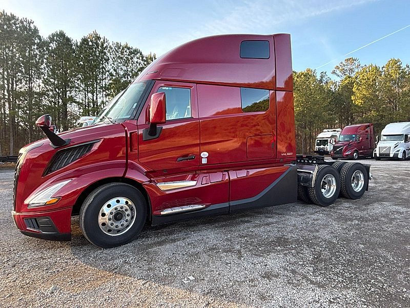 2025 Volvo VNL 860 For Sale | Day Cab | #11VN695482