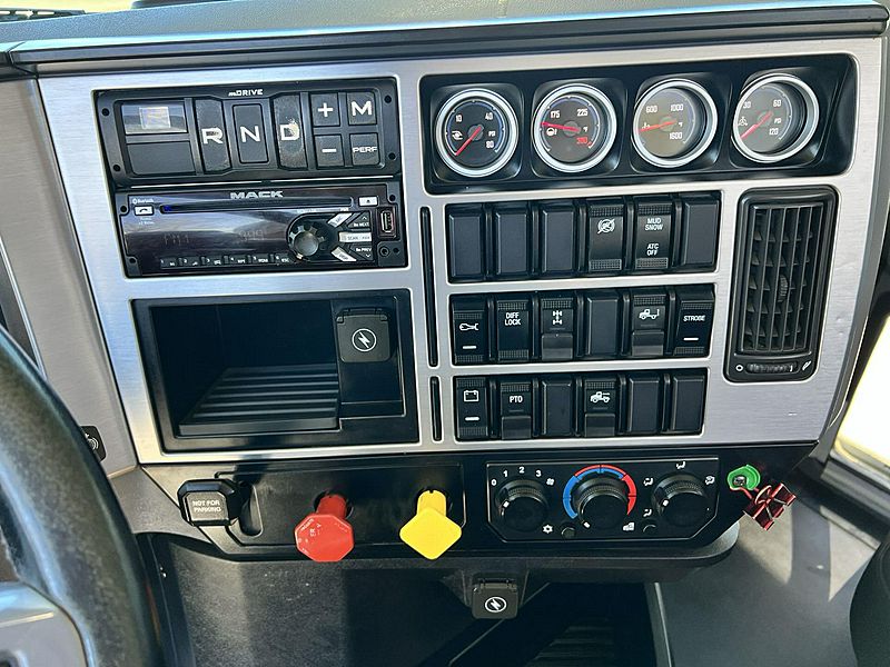 2020 Mack Pinnacle PI64T For Sale | Day Cab | # 15MU008027