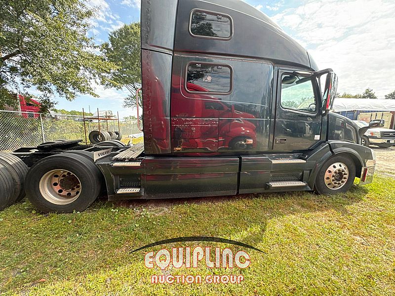 2006 VOLVO TRUCK VNL 770 For Sale | 80" Sleeper | #CJJ412568