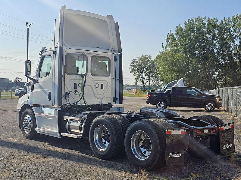 2025 Freightliner Cascadia PE116DC For Sale | Day Cab | #810523