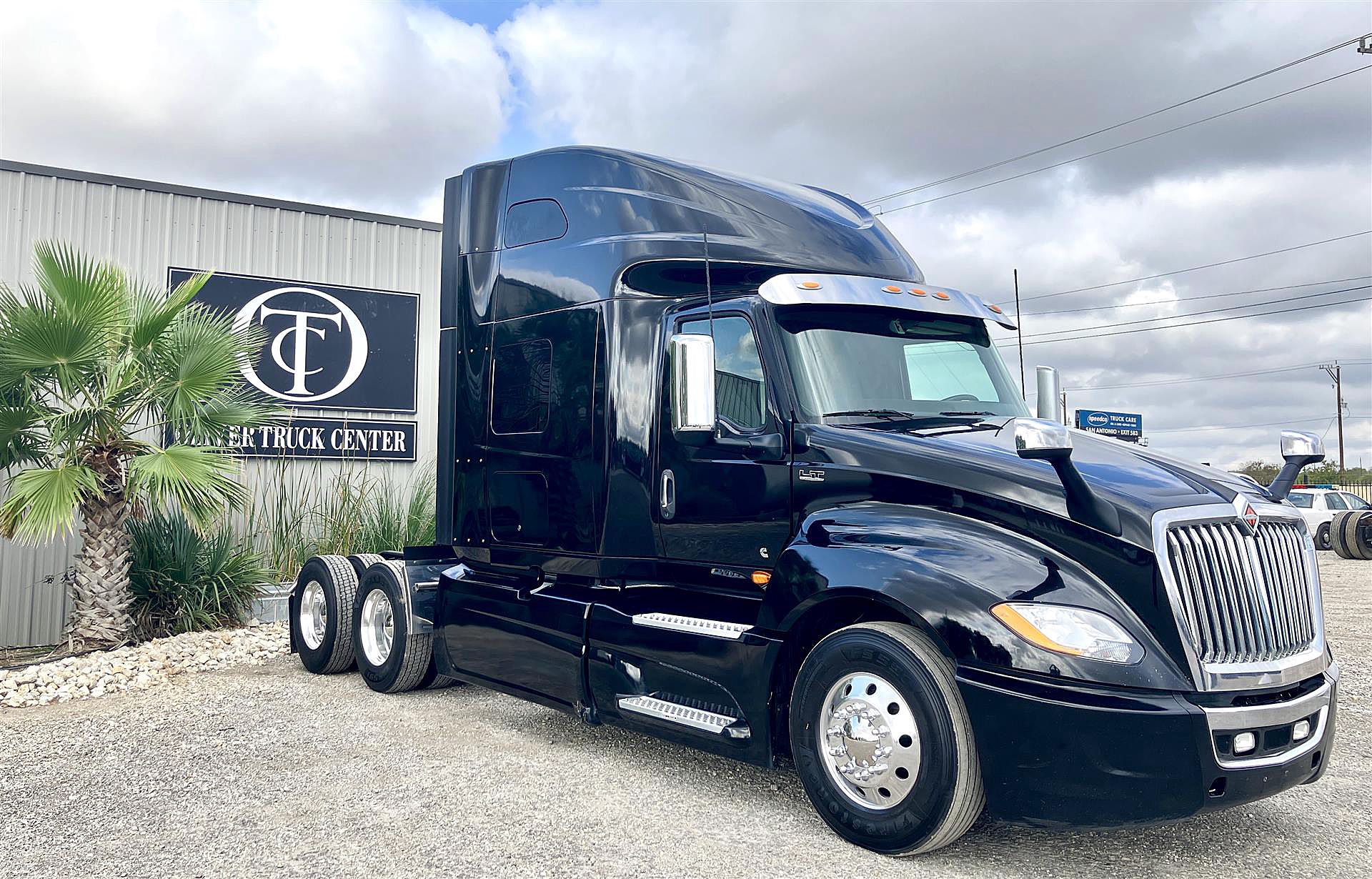 2022 International LT For Sale | 73" Sleeper | # A215I
