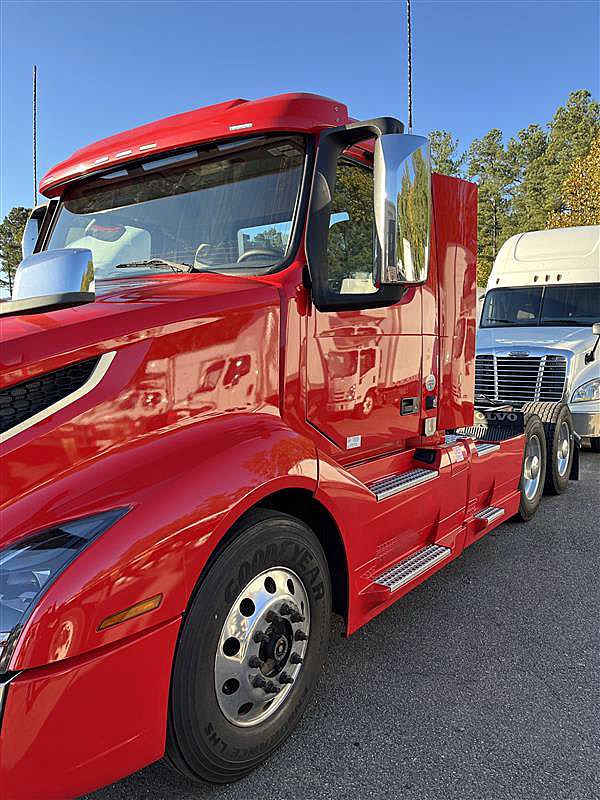 2020 Volvo VNL64T-300 For Sale | Day Cab | #240604