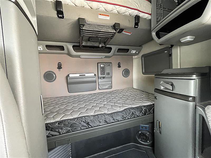 2021 Volvo VNL 760 For Sale | 70" Sleeper | #267403