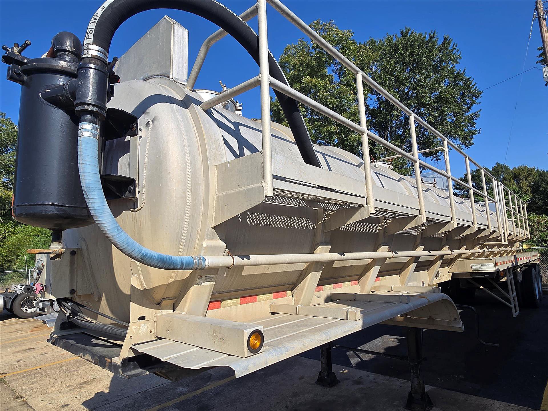 2006 DRAG 150 BBL 6300 GALLONS For Sale | Day Cab | #572151