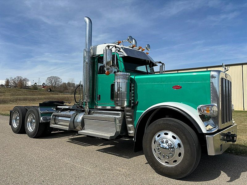 2022 Peterbilt 389 For Sale