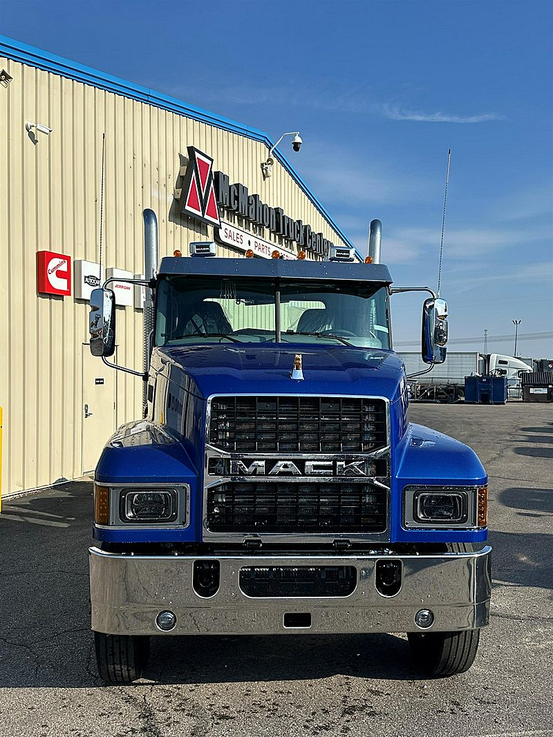 2025 Mack Pinnacle PI64T M778 For Sale | Daycab Sleeper | #M017108