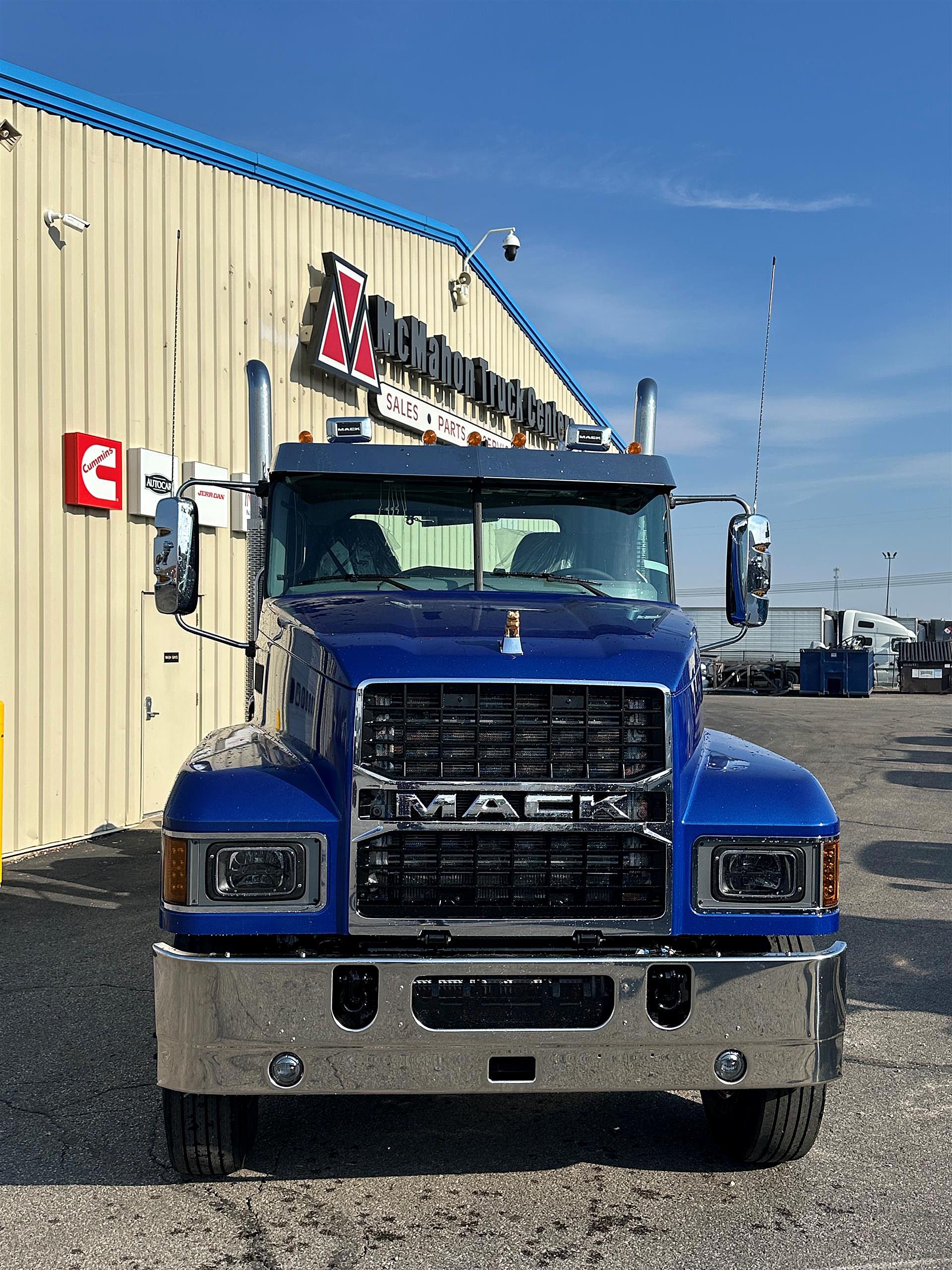 2025 Mack Pinnacle PI64T M778 For Sale | Daycab Sleeper | # 15PI015773