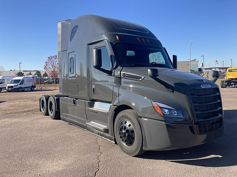 2025 Freightliner Cascadia 126 For Sale | Raised Roof Sleeper | #825092