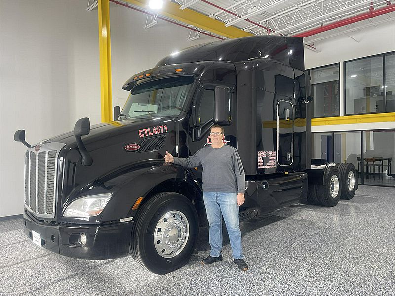 2017 Peterbilt 579 For Sale | 72" Sleeper | #3174858