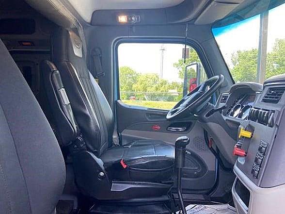 2016 Peterbilt 579 For Sale | Sleeper Truck | #352028P