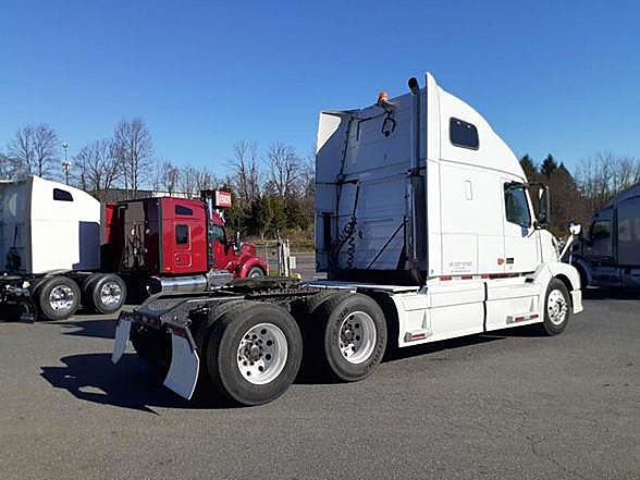 2007 Volvo VNL 670 For Sale | Sleeper Truck | #22P301T