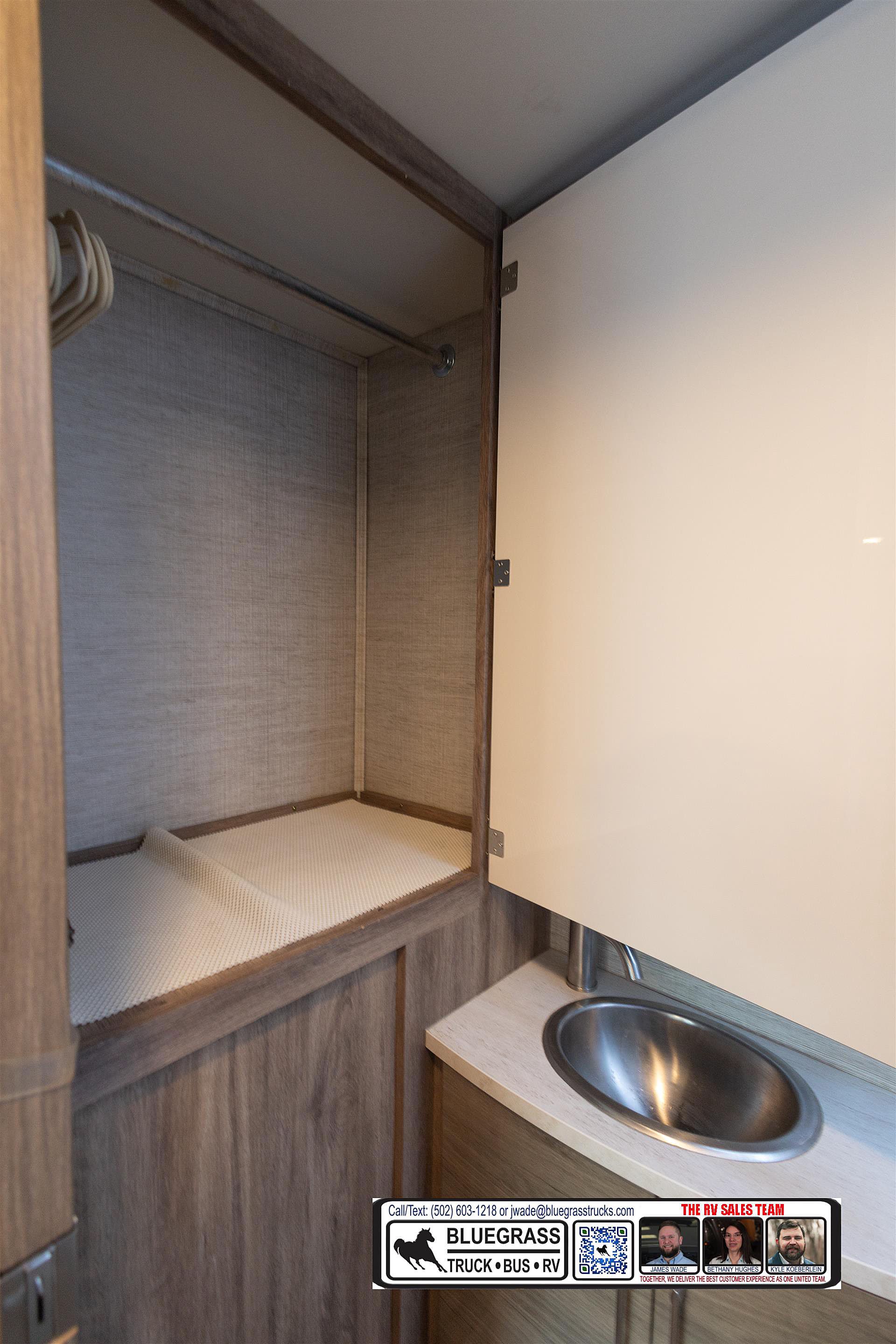 2021 Jayco Melbourne Prestige 24RP For Sale | Motorcoach | #CON-9711