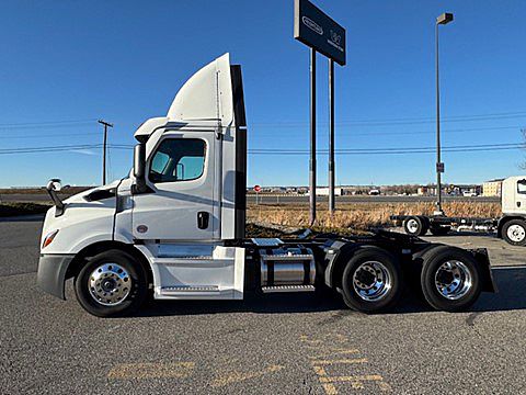 2025 Freightliner Cascadia PE116DC For Sale | Day Cab | #810522
