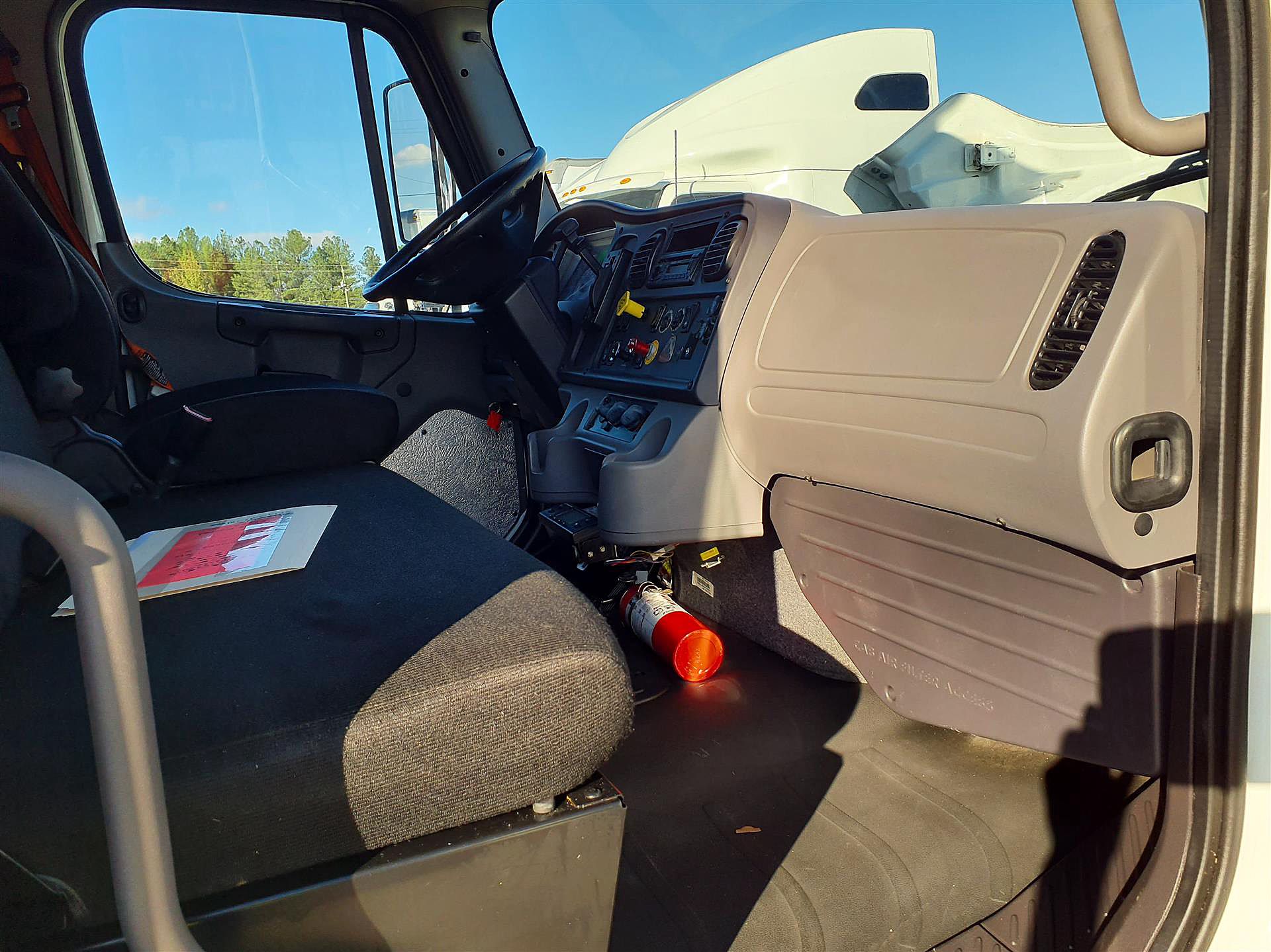 2017 Freightliner M2 106 For Sale | Day Cab | #675980