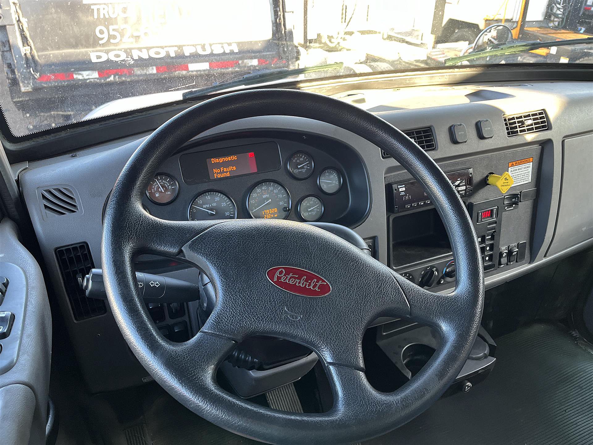 2019 Peterbilt 337 For Sale | 26' Box | #33N262331