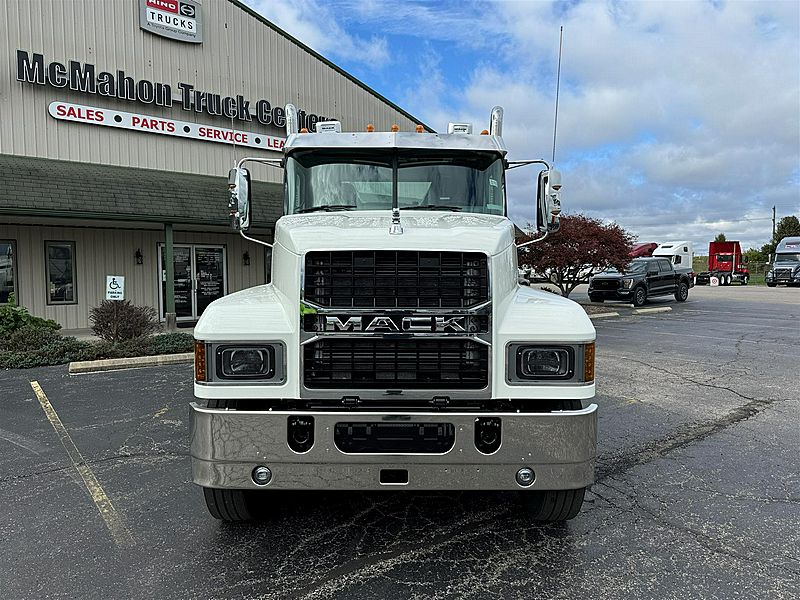 2025 Mack Pinnacle PI64T M778 For Sale | Daycab Sleeper | #M017512