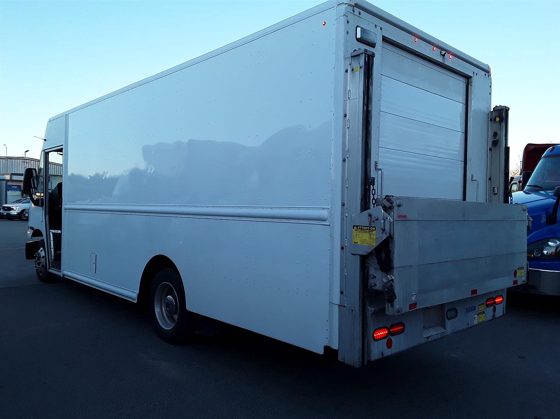 2017 Freightliner MT45 For Sale | 18' Box | #680754