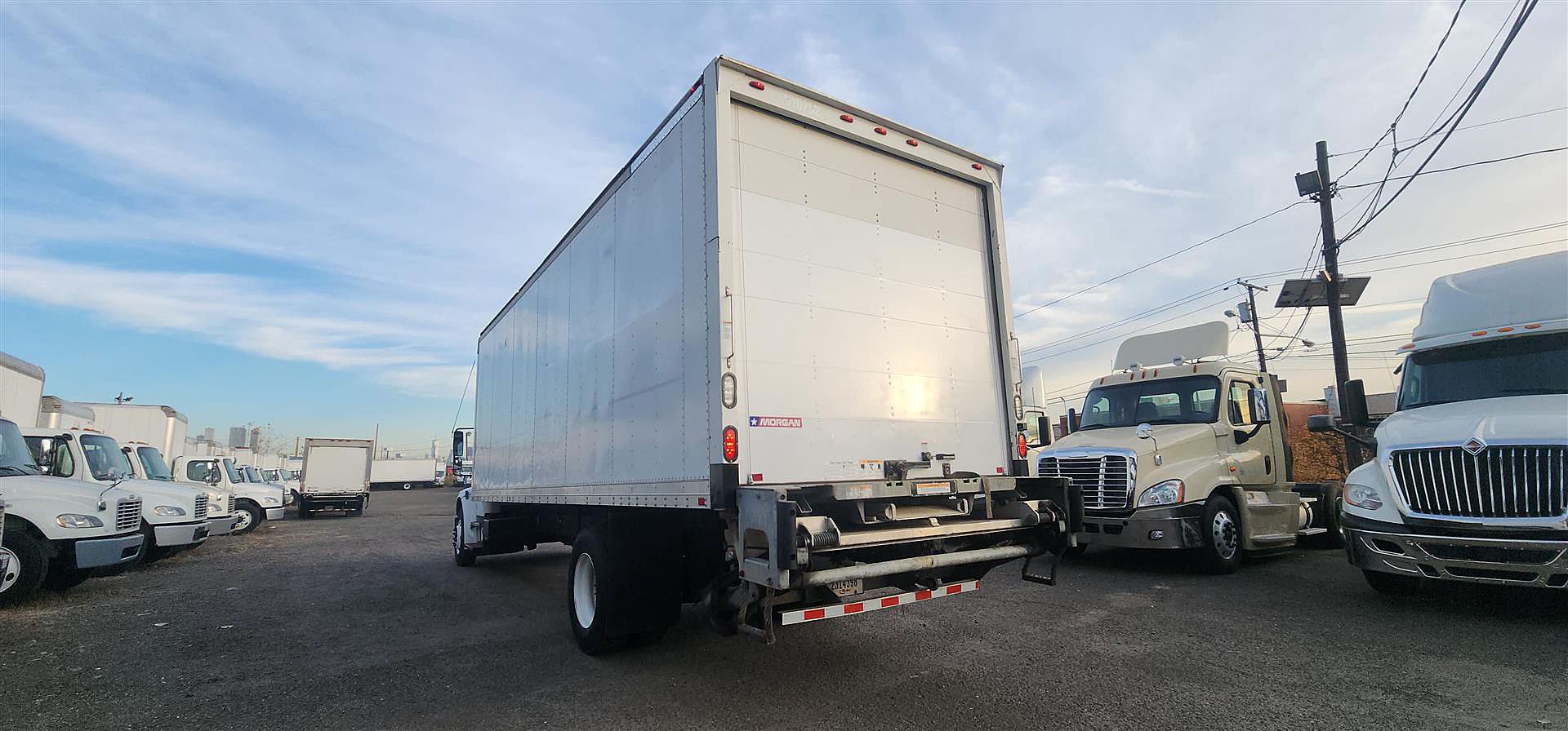 2015 Freightliner M2 106 For Sale | 26' Box | #640752