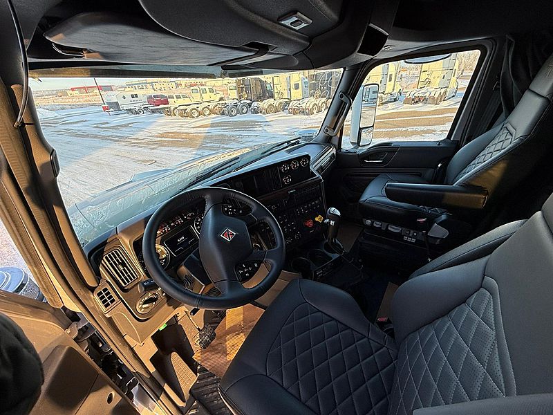 2025 International HX620 For Sale | 73" Sleeper | #380236