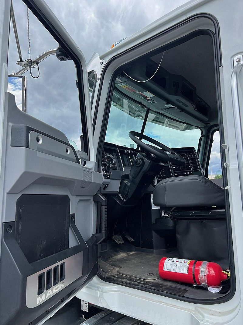 2025 Mack Granite GR84F For Sale | Dump Truck | # M043811